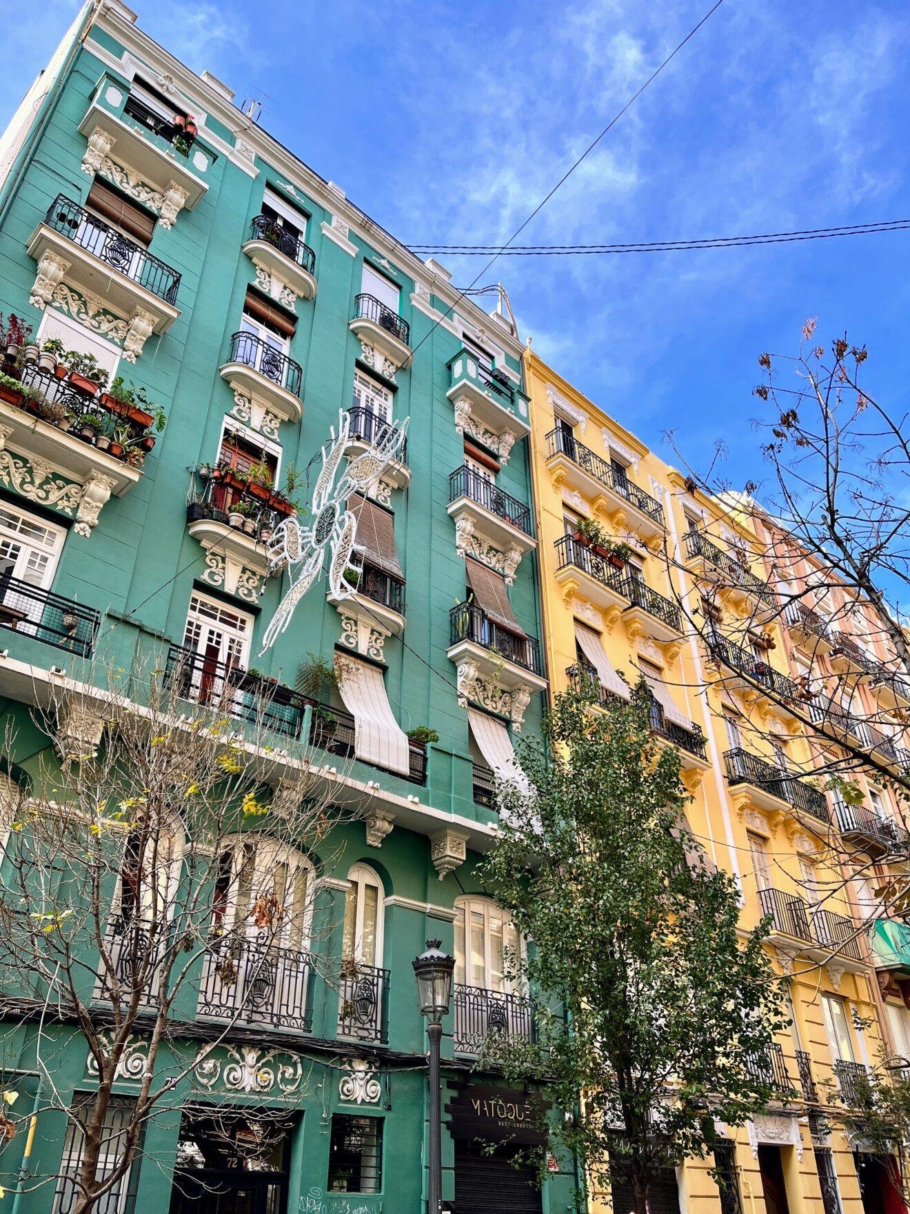 Travel Around The World With Trusted House Sitters - Help Save Money